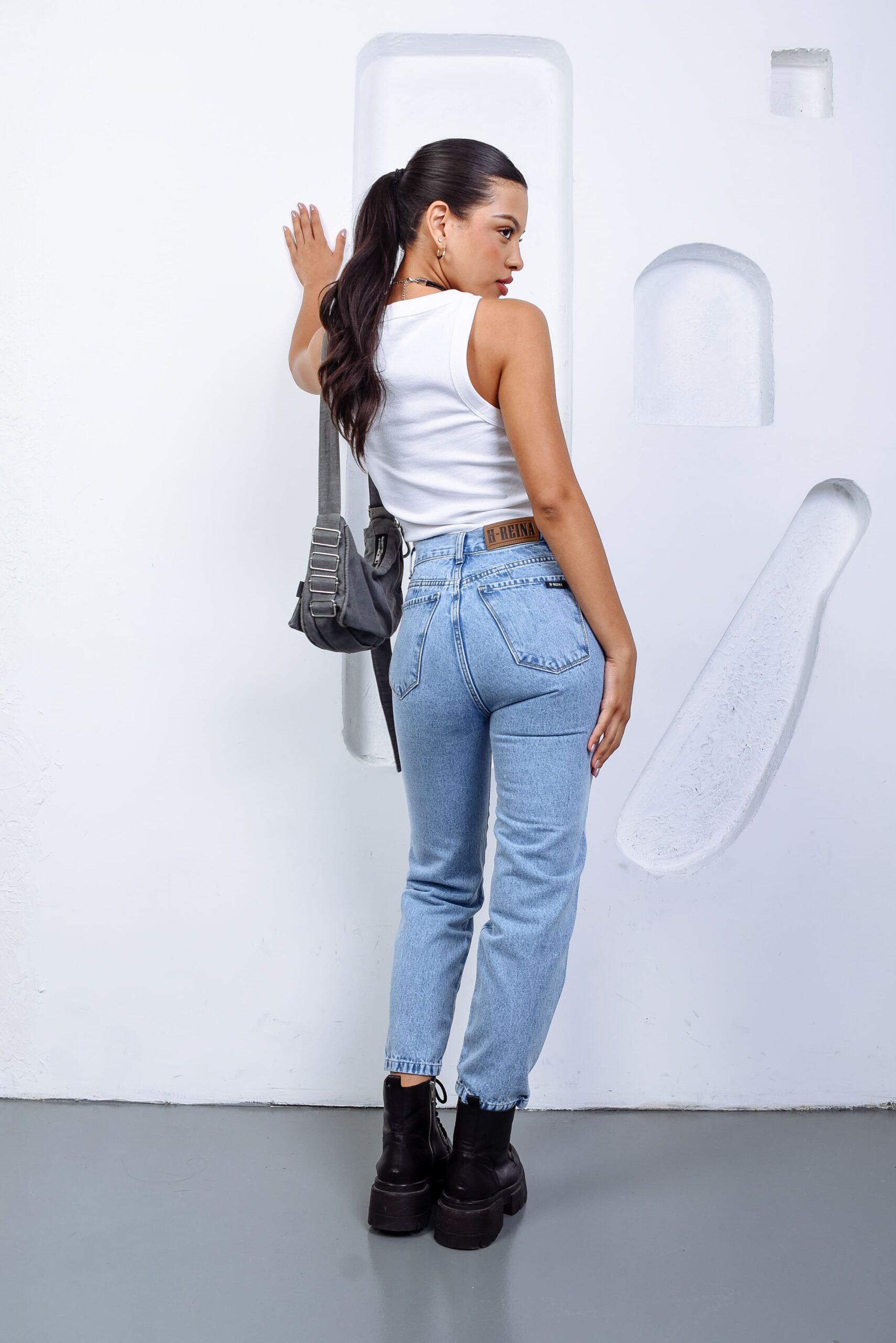 MOM SNOW – H-REINA